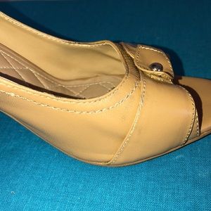 Vigotti | Shoes | Vigotti Camel Peeptoe Shoes With Woodlike Heels ...